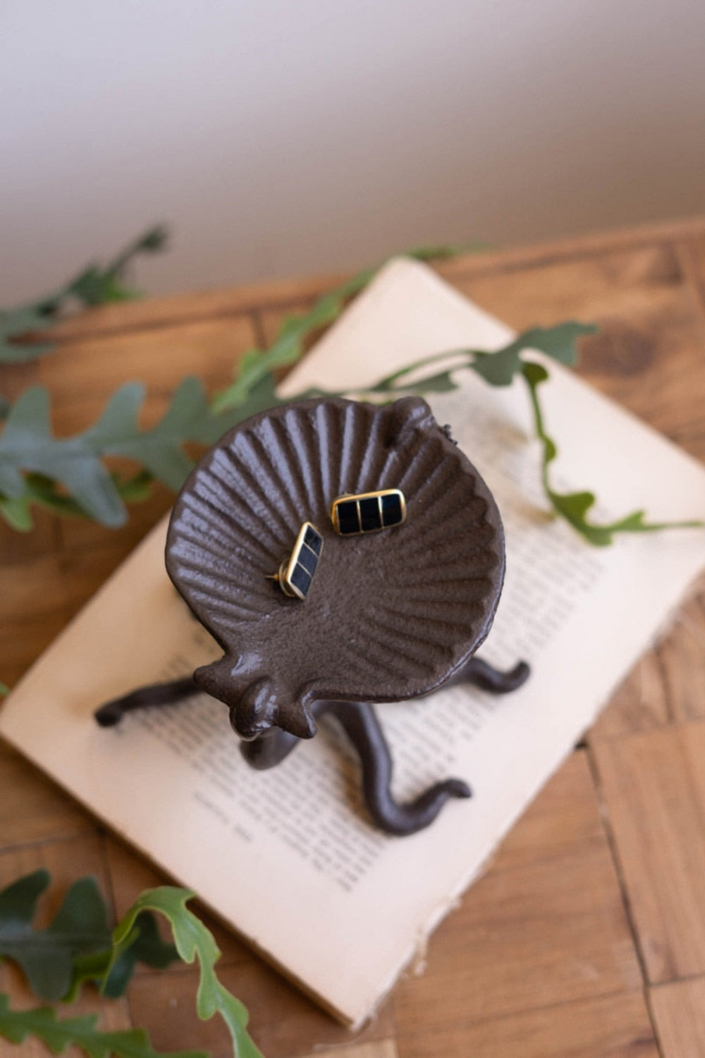 Cast Iron Octopus Shell Trinket Tray – 6"L Brown Matte Coastal Decor B ...